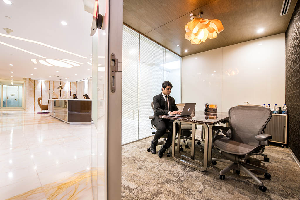 One Horizon Center办公室租贷 - 德事商务中心